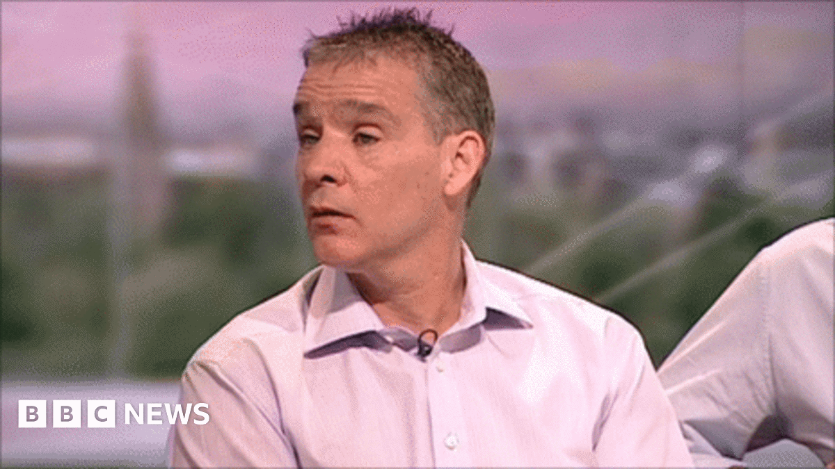 Pc Rathband writes book about Raoul Moat shootings - BBC News