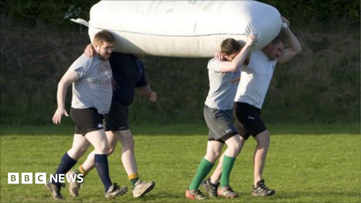 Bromyard festival will include 'first' hop pocket race - BBC News