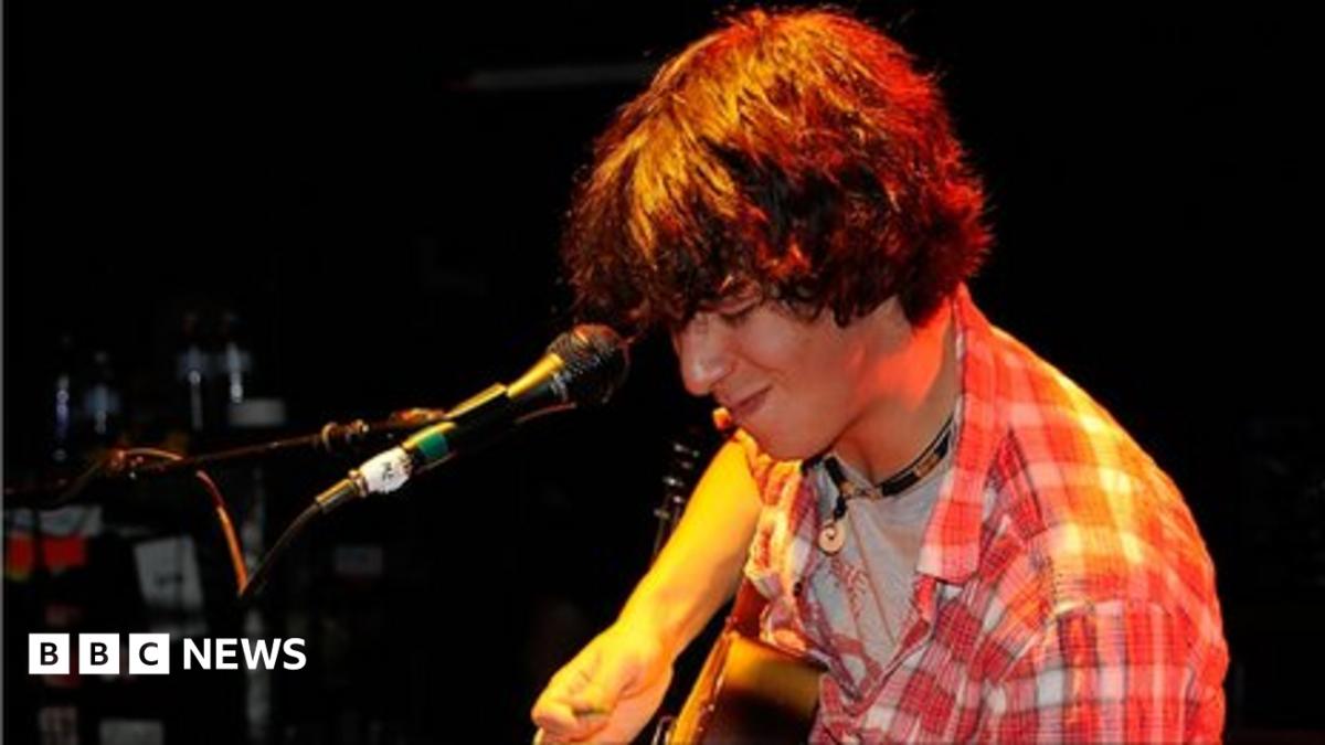Davy Knowles to give 'special performance' at Manx gig - BBC News