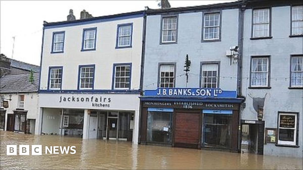 Cockermouth flood defence plan approved - BBC News