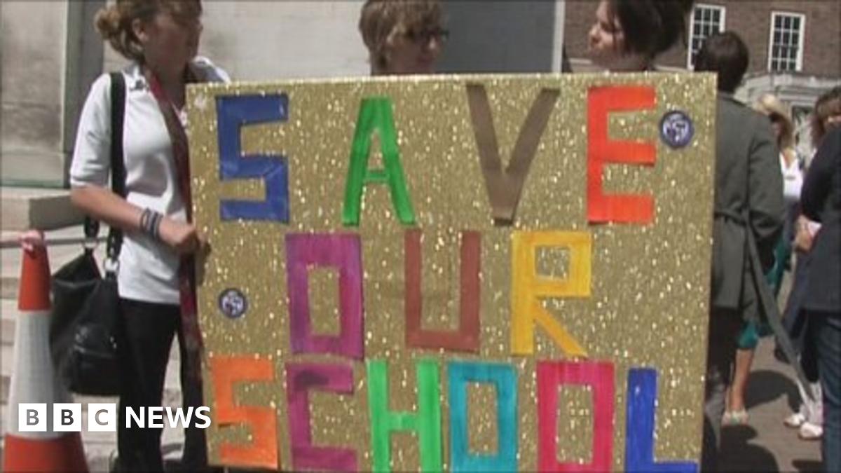 Gedling school saved as academy plan is backed - BBC News