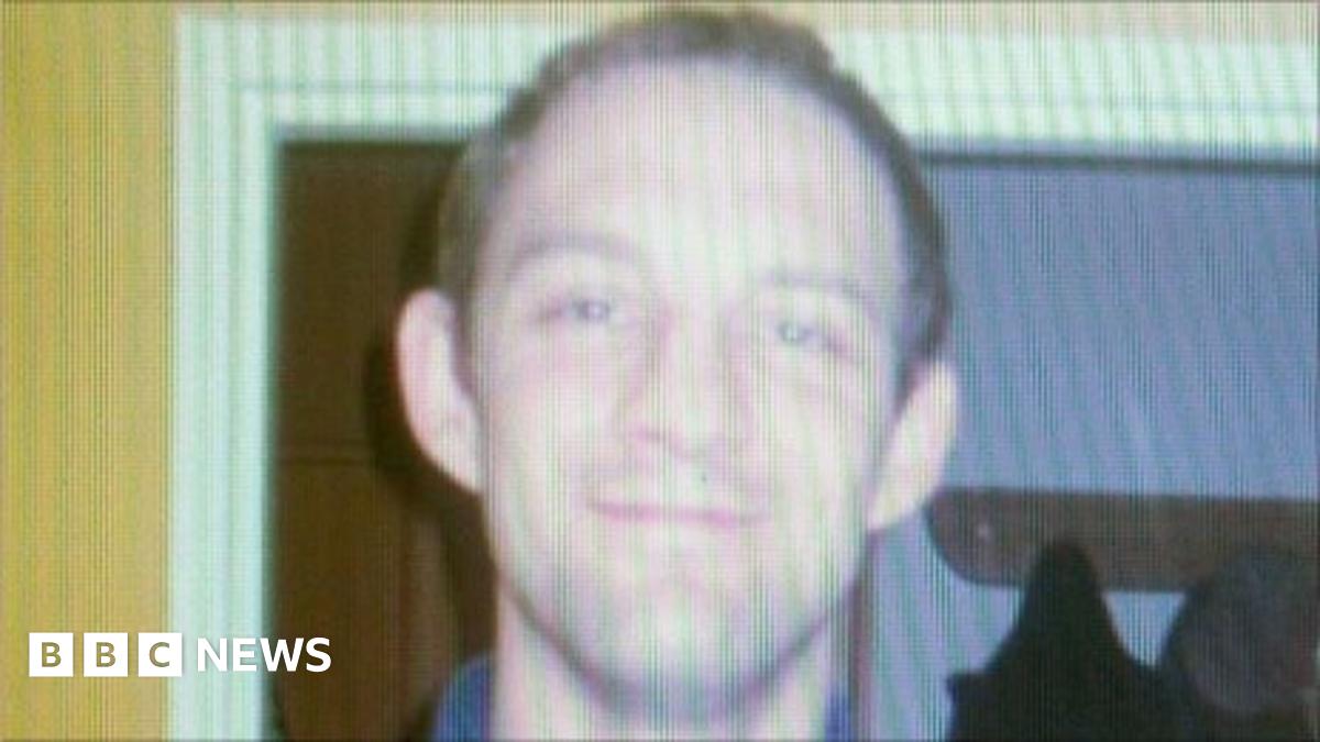 Men admit to killing chef Krzysztof Rusek for £12 - BBC News