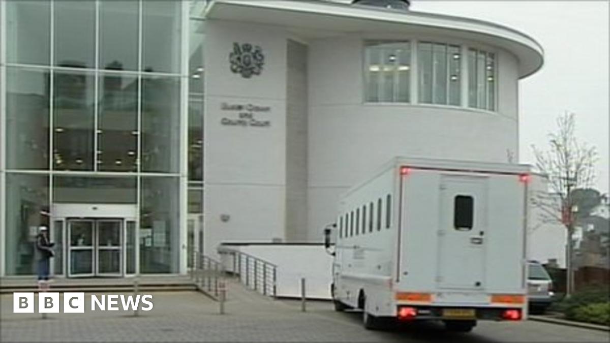Devon builder Neil Langmead 'killed wife and friend' - BBC News