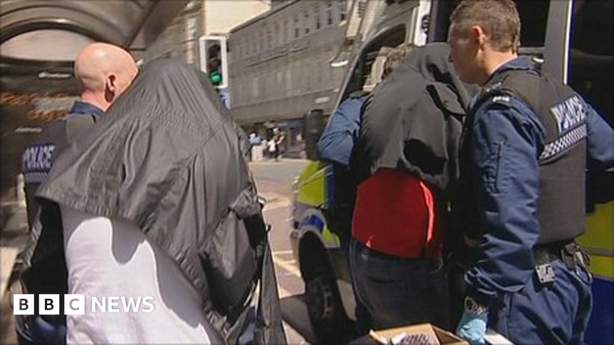 Suspected brothels raided in Sunderland and Newcastle - BBC News