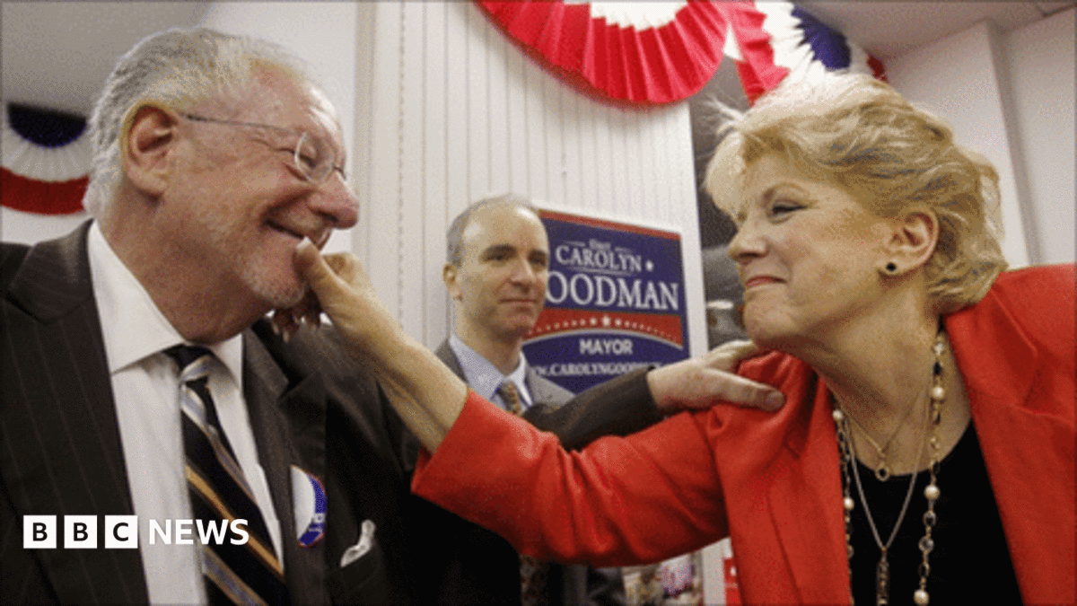 Las Vegas Mayor Oscar Goodman's wife to succeed him - BBC News