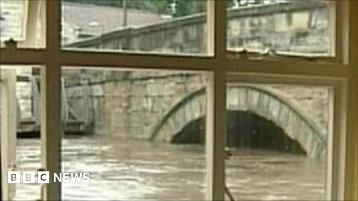 Pickering flood defences scheme under review - BBC News