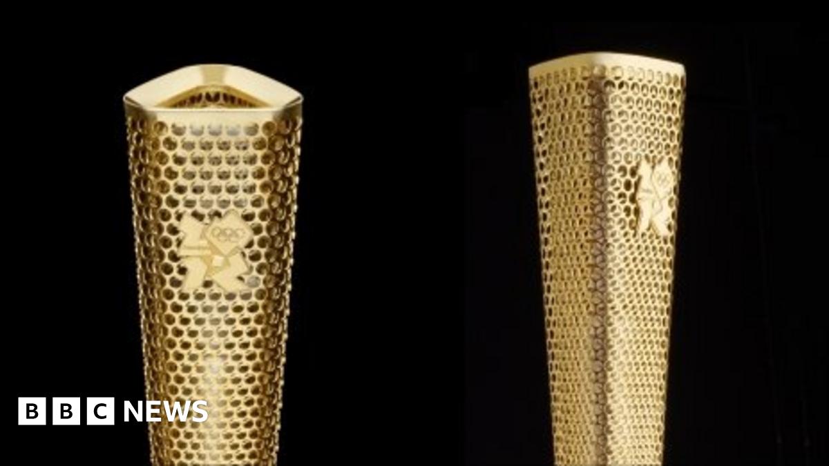London 2012: Cornwall Olympic torch Tamar Bridge dismay - BBC News