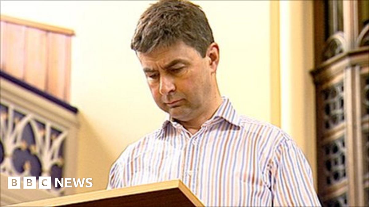 Aberdeen church could 'break away' over gay ministers - BBC News