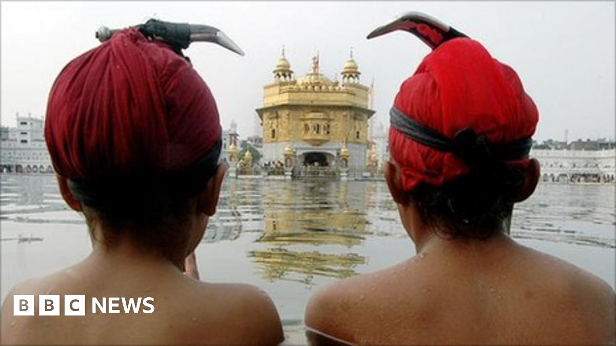 Sikh turban struggles 'unwrapped' at Birmingham exhibition - BBC News