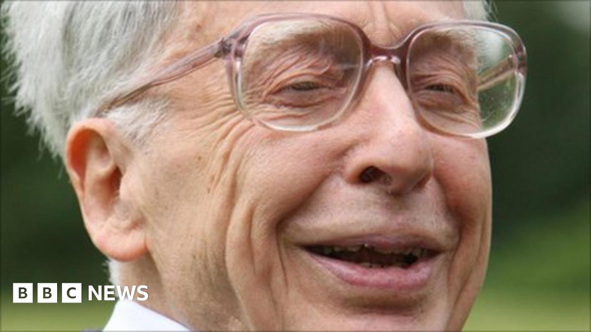 Test-tube baby pioneer Sir Robert Edwards dies - BBC News