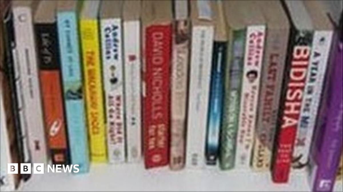 Review of Northamptonshire library service begins - BBC News