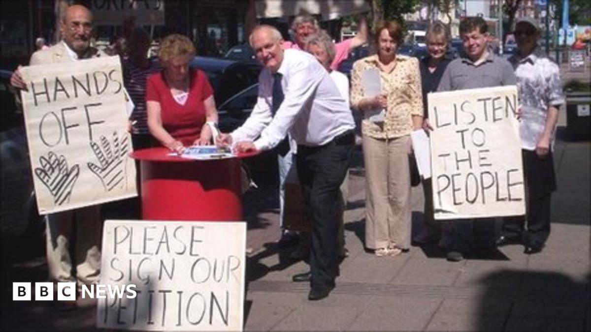 MP Chris Ruane fights to protect Y Morfa nature site - BBC News