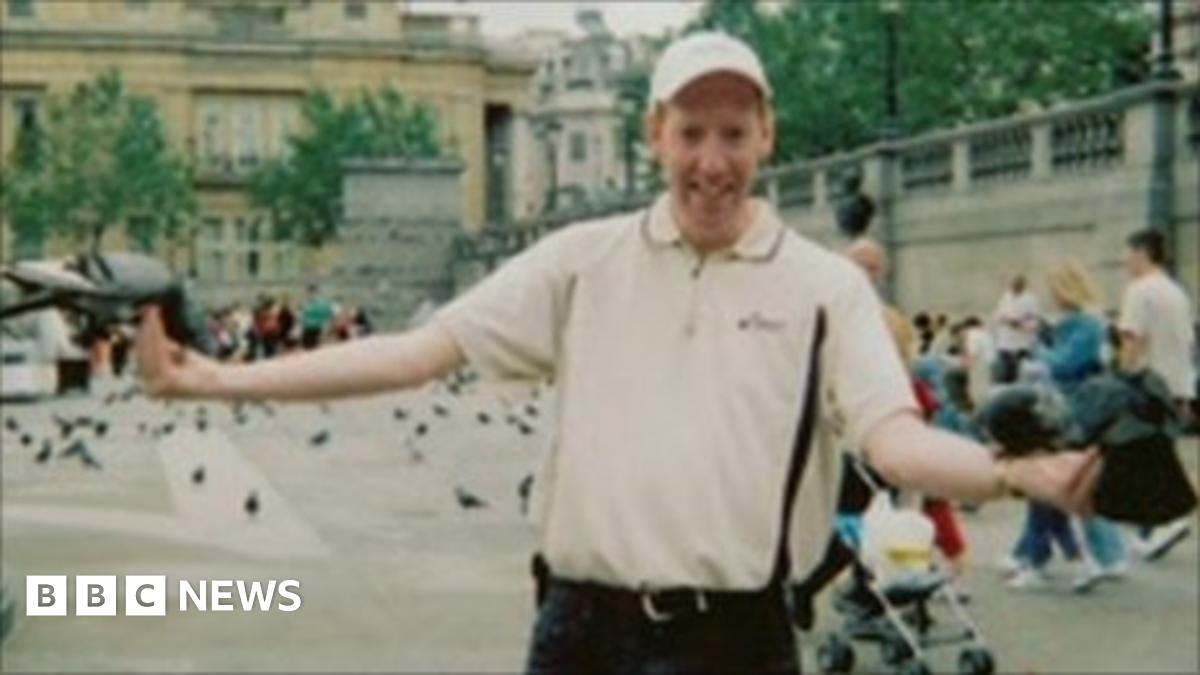 Revenge killers jailed for Kent murder of Ted Shaxted - BBC News
