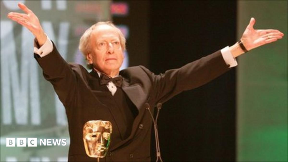 Composer John Barry remembered at memorial concert - BBC News