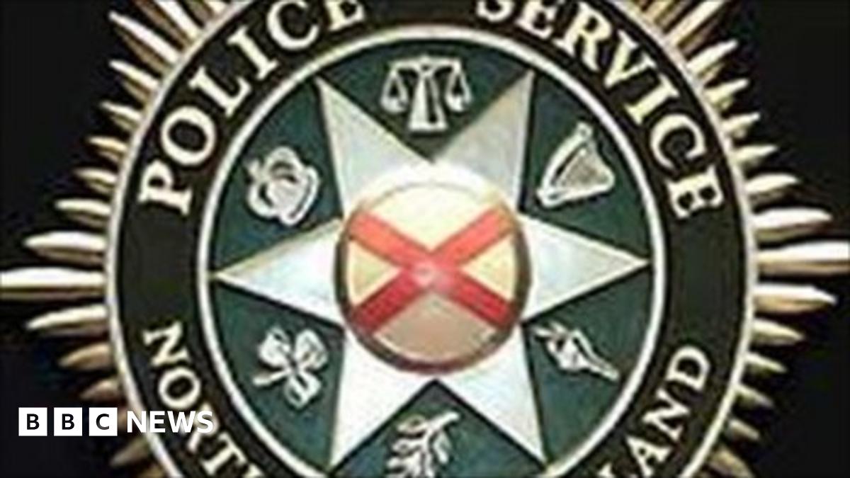 Strabane death threat dad defies gunmen - BBC News