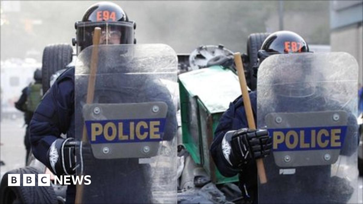 Vancouver: Riots after Canucks' Stanley Cup defeat - BBC News