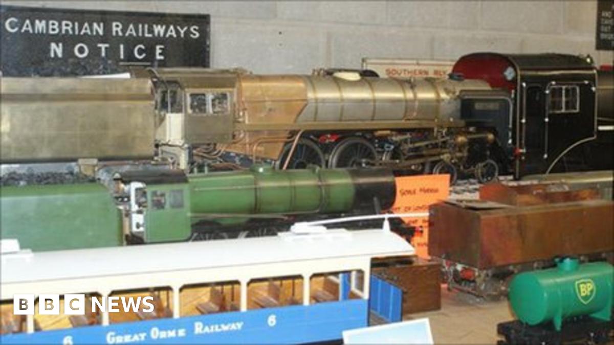 £30,000 toy train theft at Conwy Railway Museum - BBC News