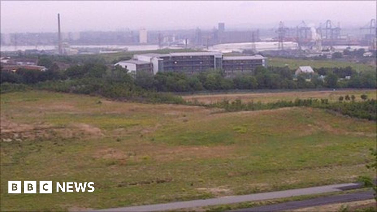 Thames Gateway site close to beginning development - BBC News