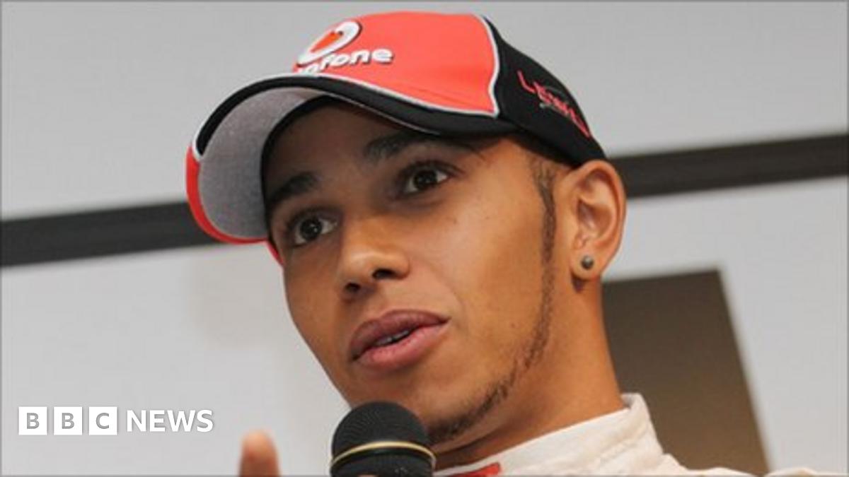 Lewis Hamilton Reebok ad banned for oxygen boost claim - BBC News