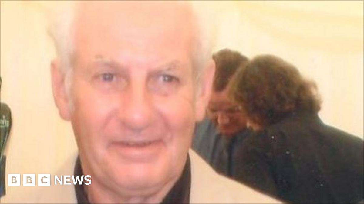 Concern over Kenneth Oakley missing from Newquay - BBC News