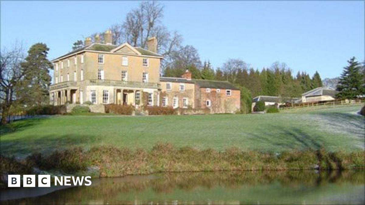 Hopton Court features local talent at summer festival - BBC News