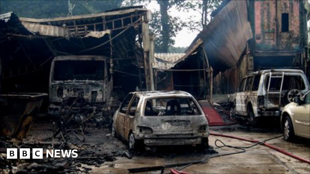 Cordon in place at Stratton Strawless scrapyard fire - BBC News