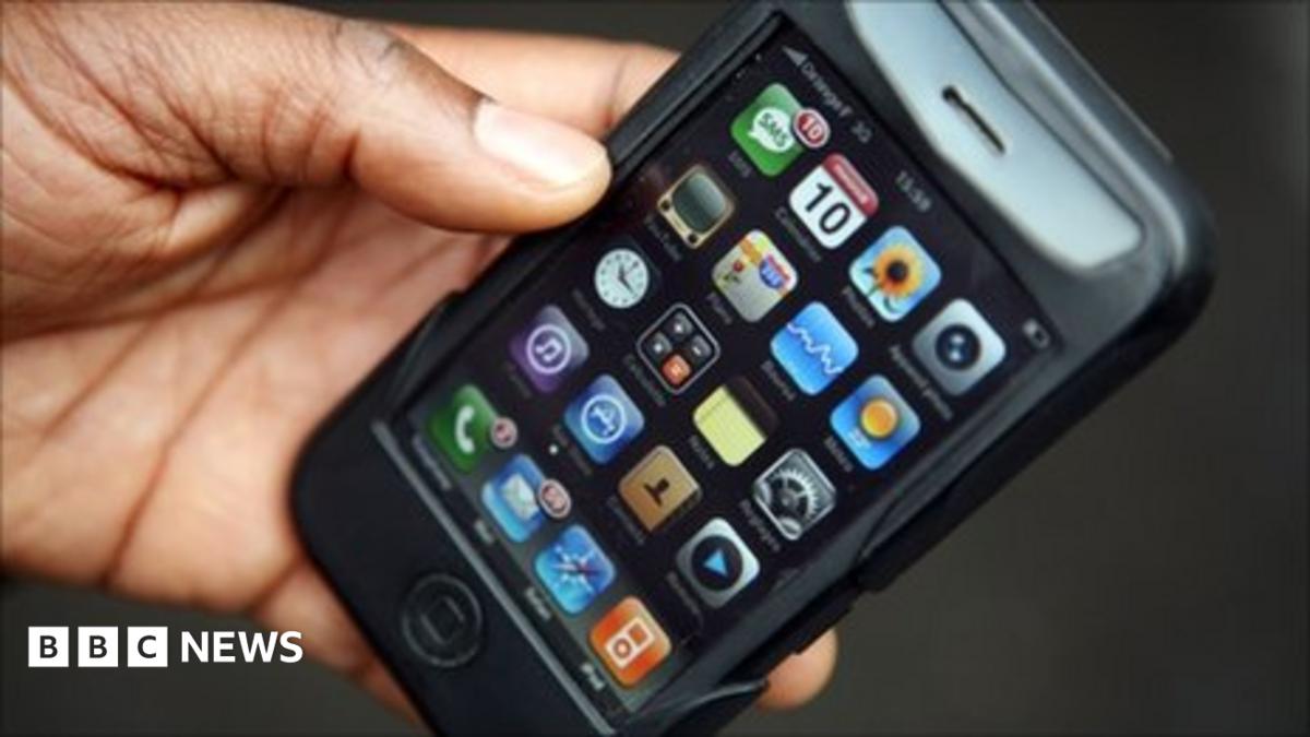 Go Figure: Do we understand 'risk' of mobile phone use? - BBC News