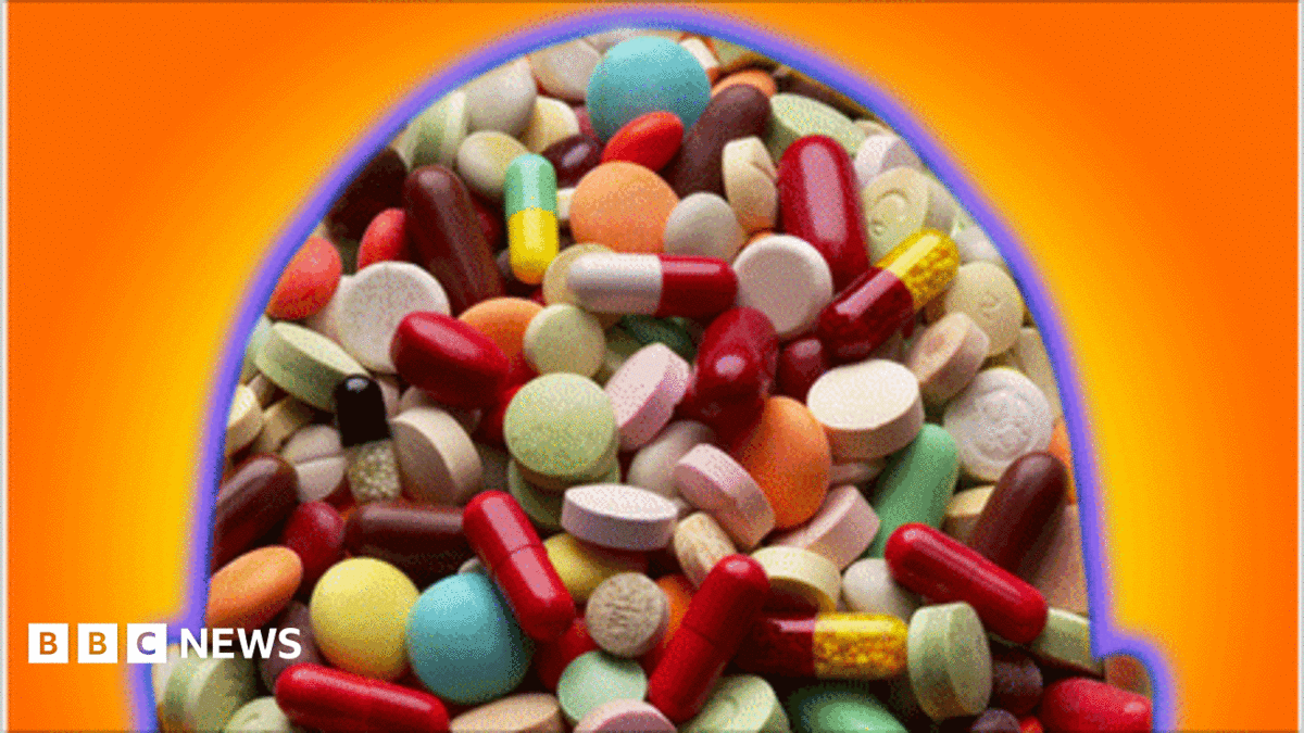 Q&A: Danger of mixing drugs - BBC News