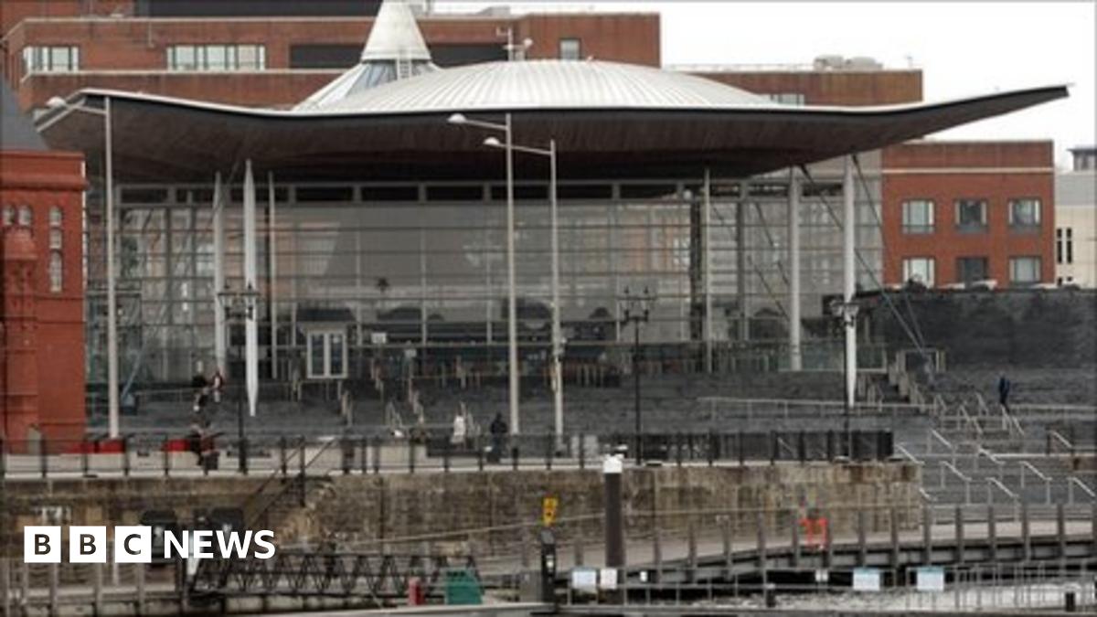 Relatives employed by 17 Welsh assembly members - BBC News