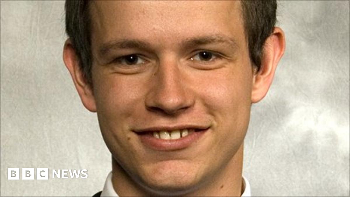 Talks open over Aberdeen City Council leadership - BBC News