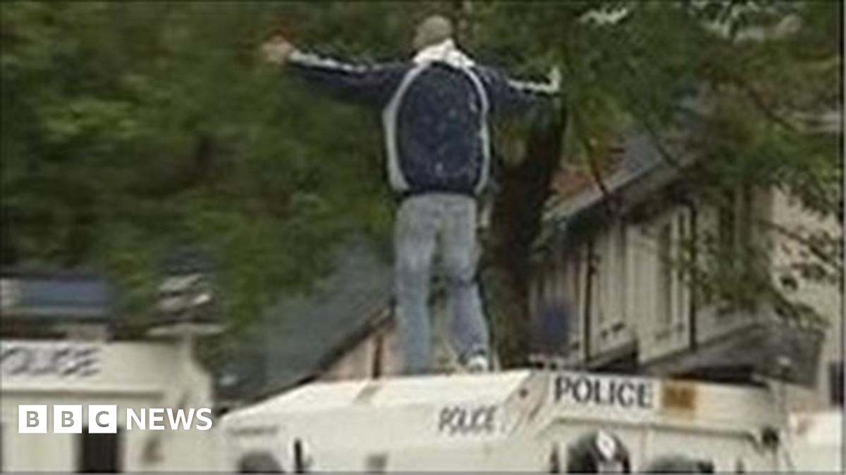 Belfast rioters' legal aid cost £34,000 - BBC News