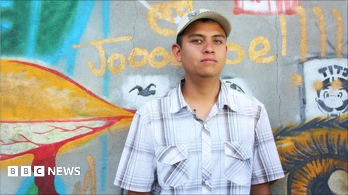 Mexico ex-gang member works to tackle Juarez violence - BBC News