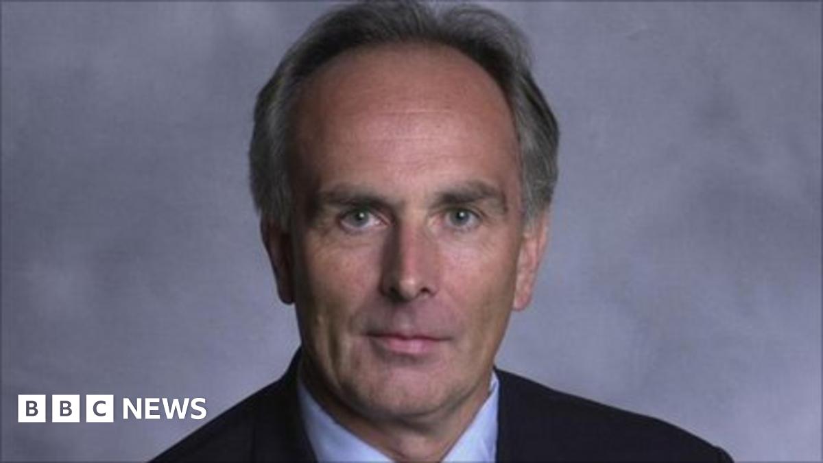 David Cameron makes joke at MP Peter Bone's wife question - BBC News