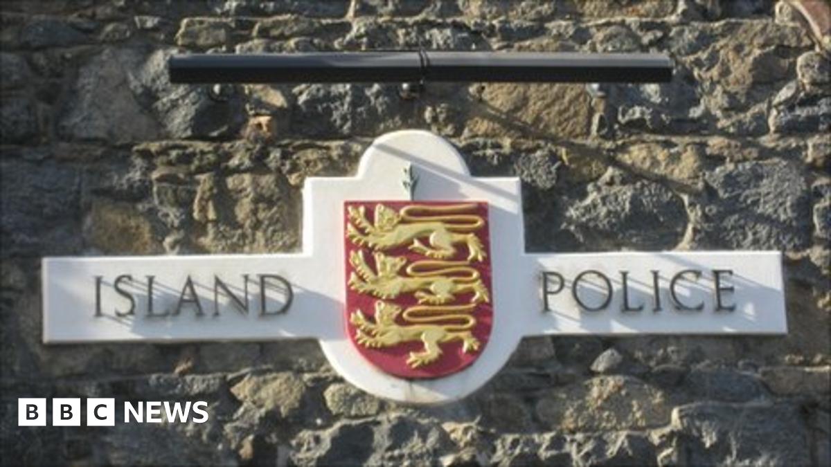 Guernsey man named after unexplained death - BBC News