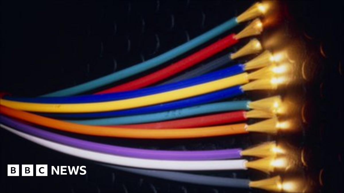 Quantum cryptography done on standard broadband fibre - BBC News