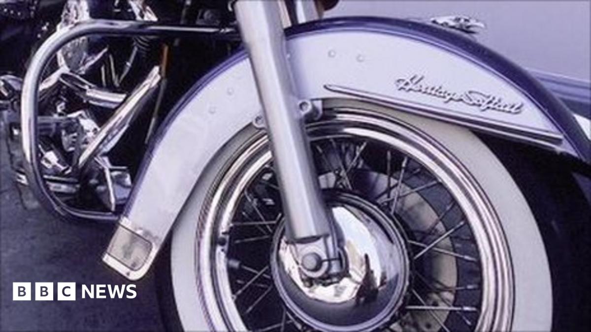 Driver admits causing deaths of Harley Davidson bikers - BBC News