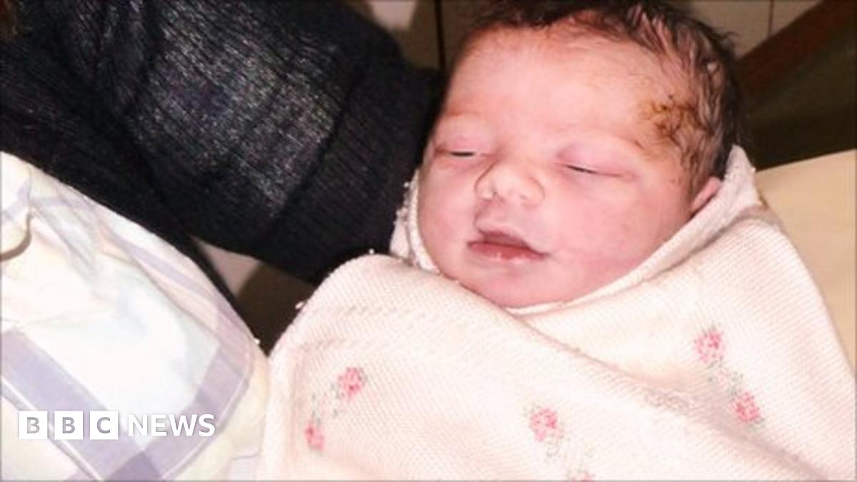 Torbay Hospital review after baby death - BBC News