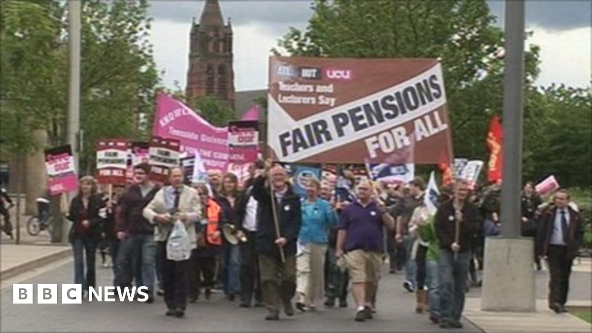Protest march in Middlesbrough by public sector workers - BBC News