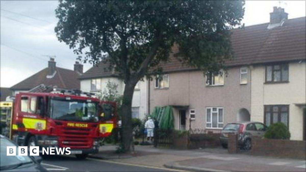 Woman dies and three injured in Southend fire - BBC News