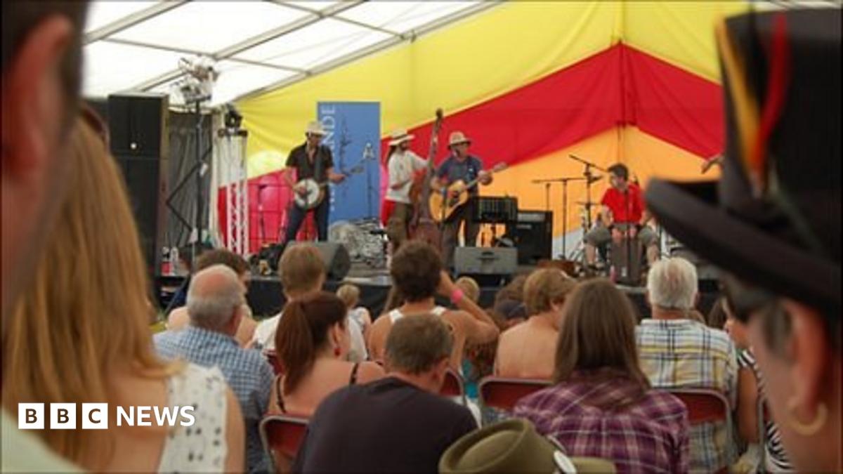 Sark Folk Festival could treble island population - BBC News