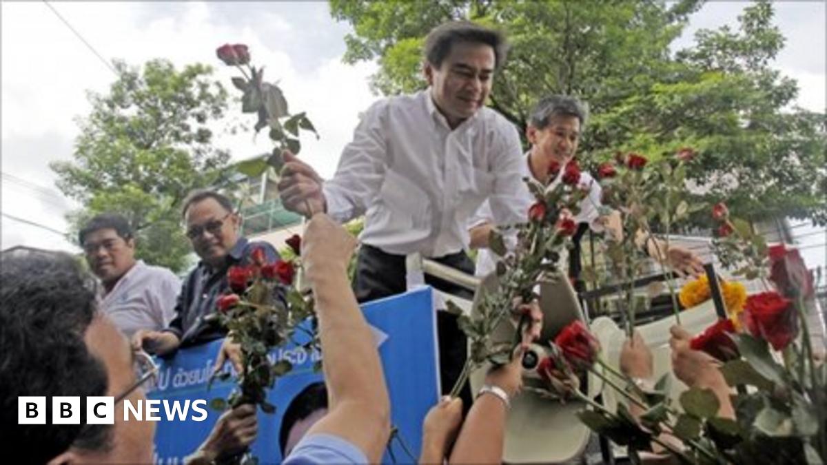 Thailand election: Final rallies ahead of Sunday vote - BBC News
