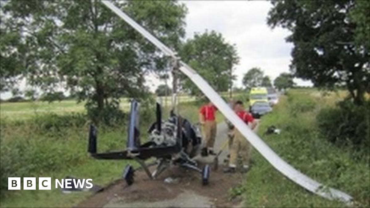 Gyrocopter pilot injured in crash in Staffordshire - BBC News