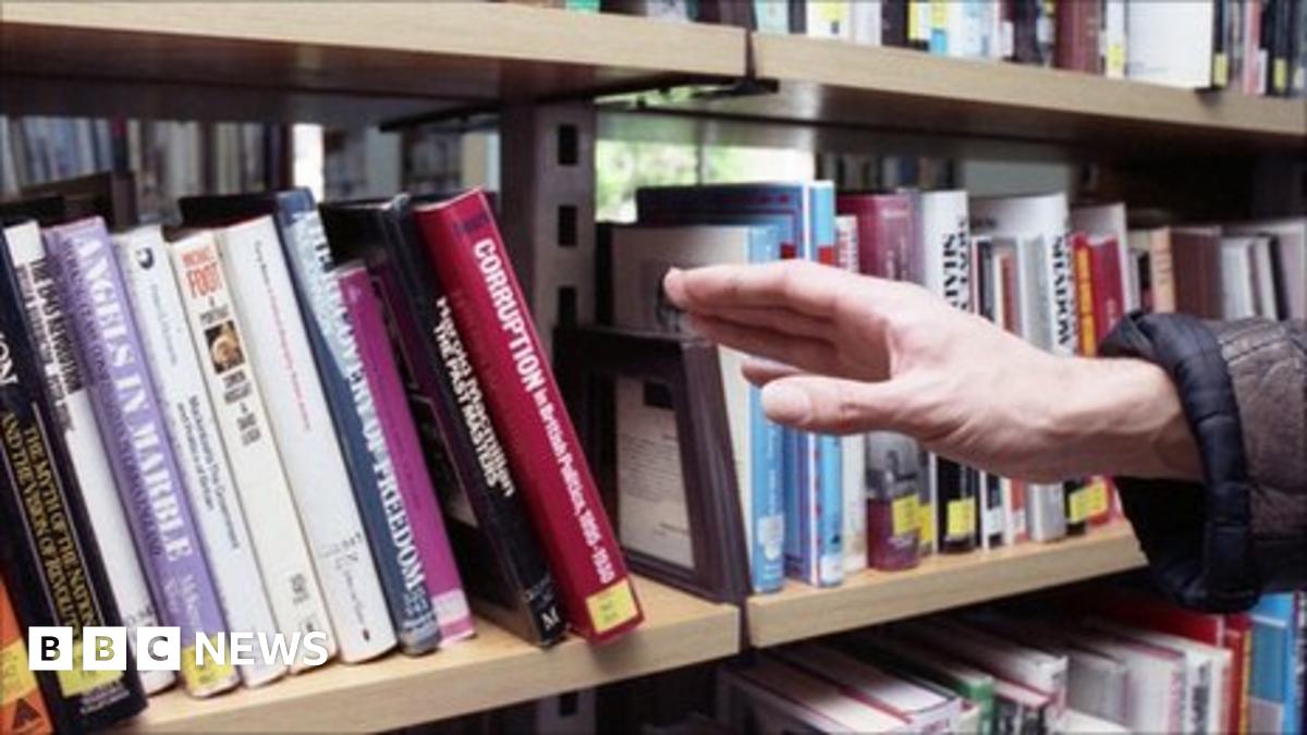Three Somerset libraries set to stay open - BBC News