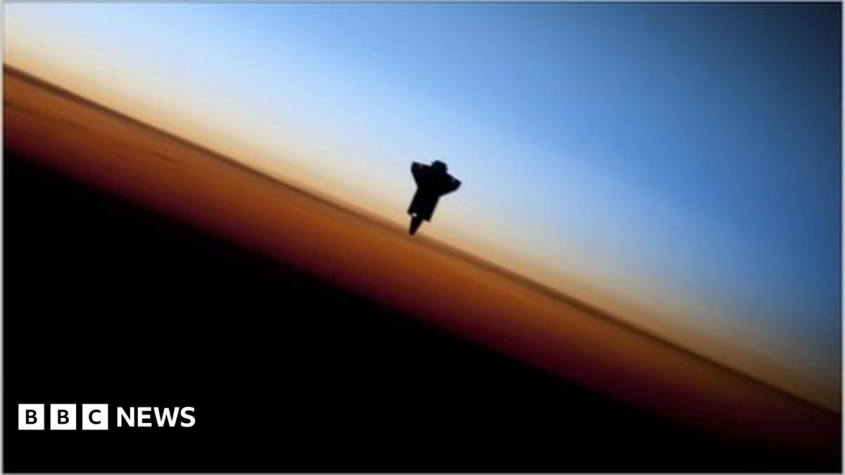 In pictures: The space shuttle - BBC News
