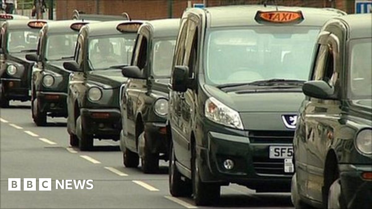 CCTV in Nottingham taxis pilot scheme approved - BBC News