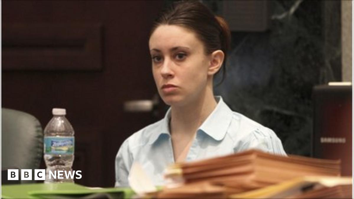 Casey Anthony not guilty of murder of daughter Caylee - BBC News