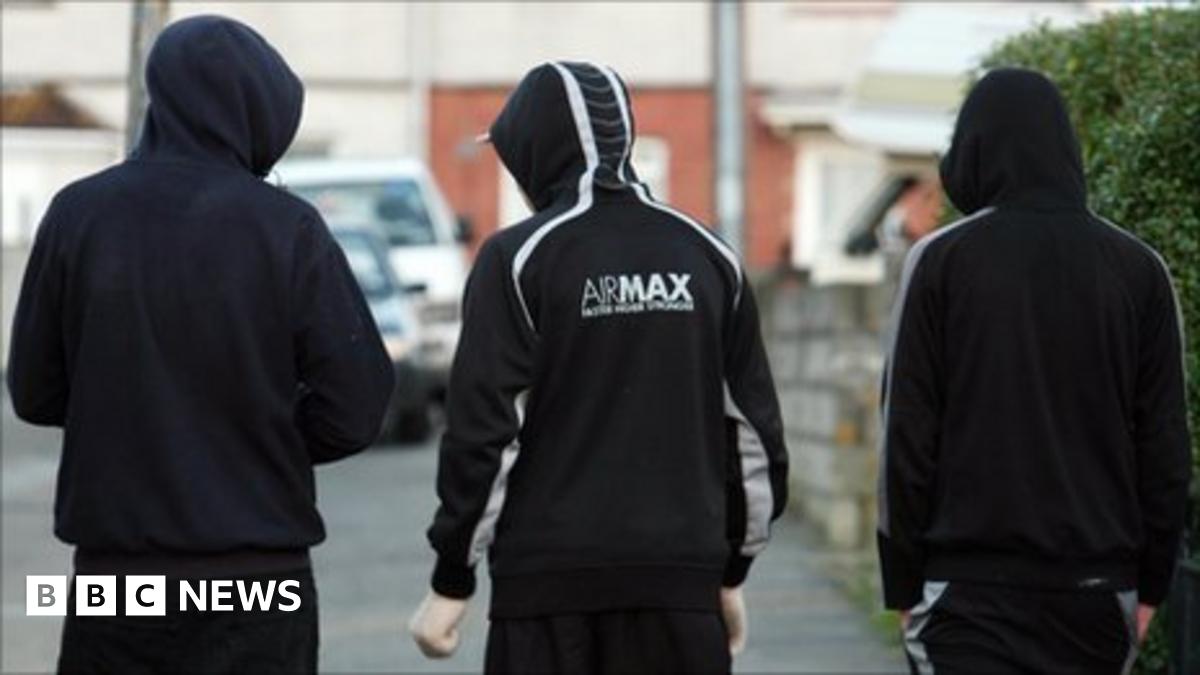 Doncaster truancy figures rise four-fold in 10 months - BBC News