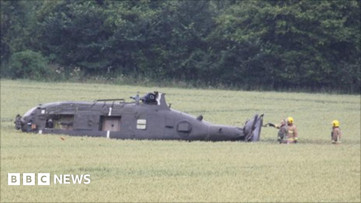Puma military helicopter crash lands in Hampshire - BBC News