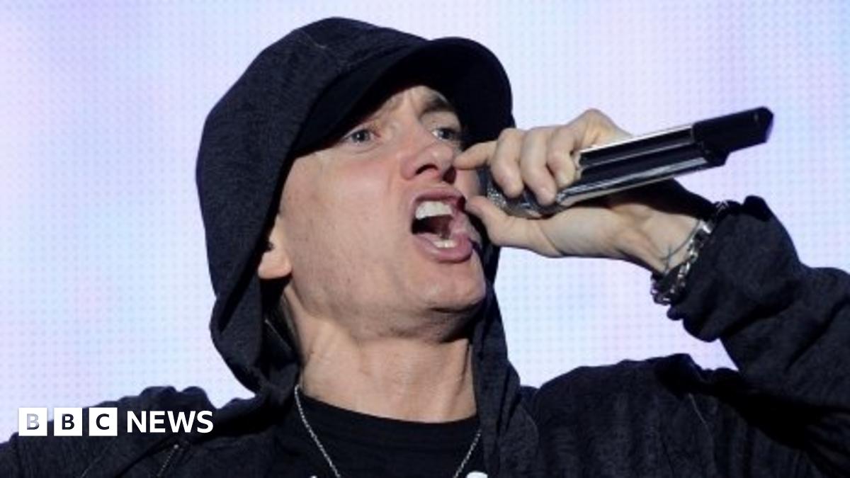 Eminem hits US digital album landmark with Recovery - BBC News
