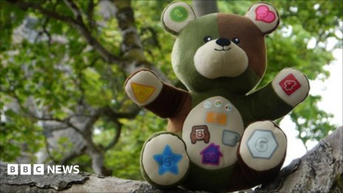 Talking teddy bear to promote Scots Gaelic - BBC News